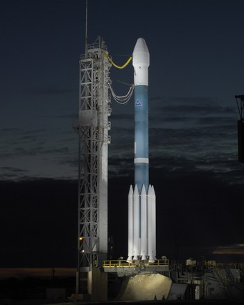 250 Delta ii rocket Stock Pictures, Editorial Images and Stock Photos ...