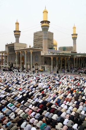 Iraqi Pilgrims Pray Shrine Imam Musa Editorial Stock Photo - Stock ...