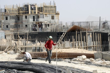 Palestinian Construction Workers Build New Homes Editorial Stock Photo ...