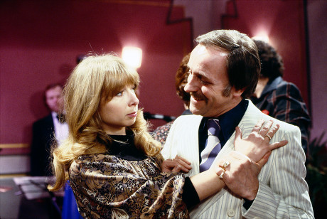 Tilsley Family Move Into Number 5 Editorial Stock Photo - Stock Image ...