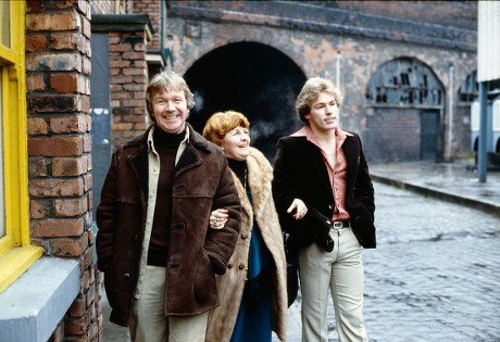 Tilsley Family Arrive Coronation Street Peter Editorial Stock Photo ...