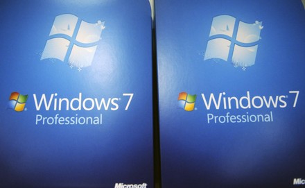 Copies Microsofts Latest Computer Operating System Editorial Stock ...