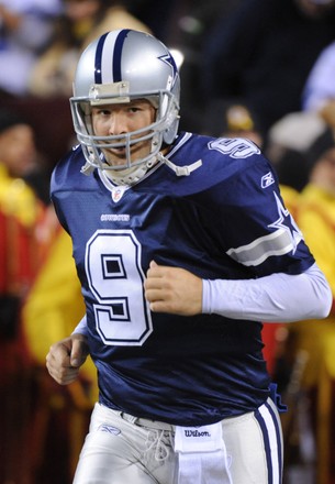 Dallas Cowboys Quarterback Tony Romo Runs Editorial Stock Photo - Stock ...