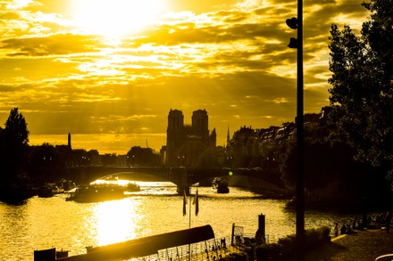 Summer Solstice In Paris, France - 21 Jun 2019 Stock Pictures ...