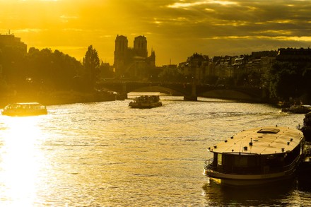 Summer Solstice In Paris, France - 21 Jun 2019 Stock Pictures ...