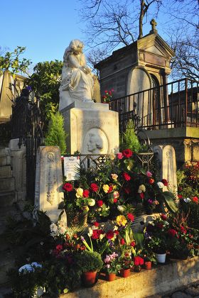 Frederik Chopins Grave Pere Lachaise Cemetery Editorial Stock Photo ...