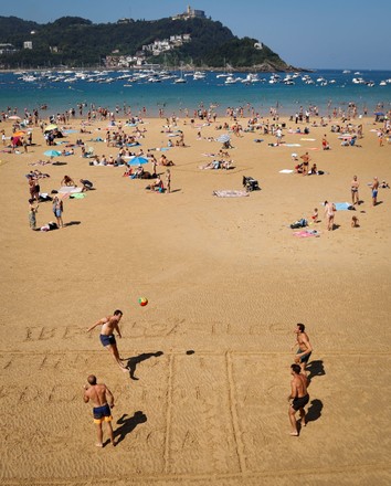 People Enjoy Sunny Weather La Concha Editorial Stock Photo - Stock ...