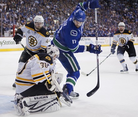 Vancouver Canucks Chris Higgins Facing Sami Editorial Stock Photo ...
