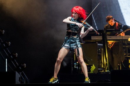 Lindsey Stirling Taylor Gagliano Addie Byers Editorial Stock Photo ...