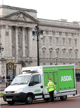 52 Asda van Stock Pictures, Editorial Images and Stock Photos ...