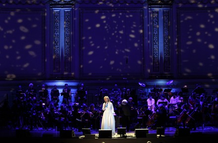 Meryl Streep Performs Revlon Concert Rainforest Editorial Stock Photo ...