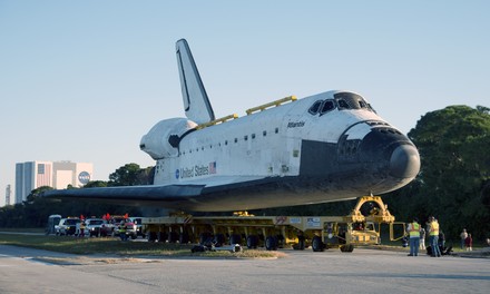 Nasas Space Shuttle Atlantis Rolls Vehicle Editorial Stock Photo ...