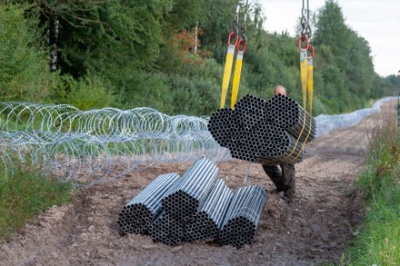 Construction of a fence on the Polish-Belarusian border, Zubrzyca ...