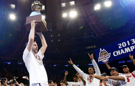 Louisville Cardinals Luke Hancock Reacts Championship Editorial Stock ...