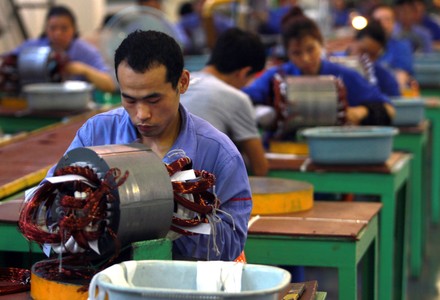 Chinese Factory Workers Engineers Fabricate Assemble Editorial Stock ...