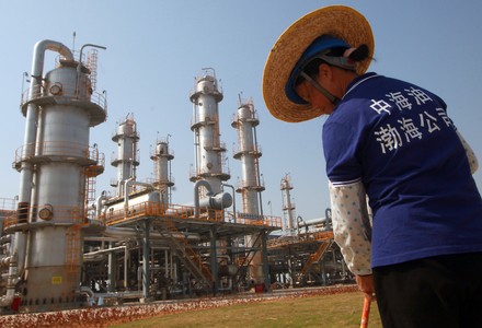 Gaolan port's fuel zone slowly opens in Zhuhai, China - 26 Oct 2013 ...