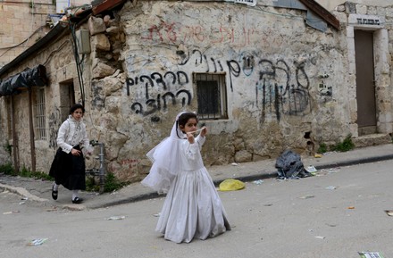 Ultraorthodox Jewish Girl Wears Bride Costume Editorial Stock Photo ...