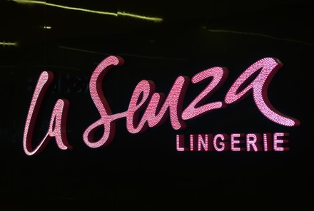 2 La senza logo Stock Pictures, Editorial Images and Stock Photos ...