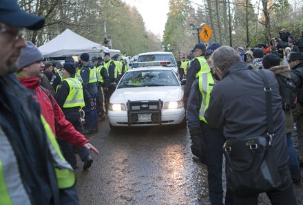 Rcmp Officers Push Back Demonstrators Allow Editorial Stock Photo ...