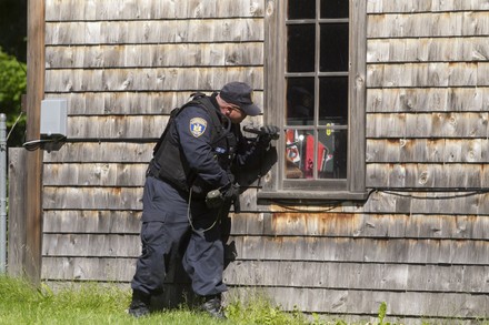 Law Enforcement Personnel Search Barn Behind Editorial Stock Photo ...