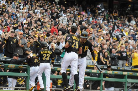 Pittsburgh Fans Celebrates Pittsburgh Pirates Catcher Editorial Stock ...