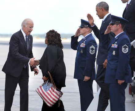 President Barack Obama Returns Salute Vice Editorial Stock Photo ...