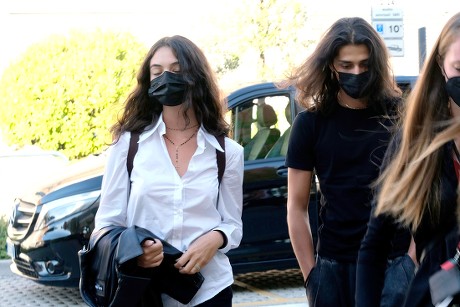 deva cassel her boyfriend luca salandra arriving Stock Photos ...