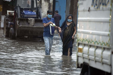 __COUNT__ Heavy Rains Lashes Parts Of Delhi-NCR Causing Waterlogging And Traffic Snarls In ...