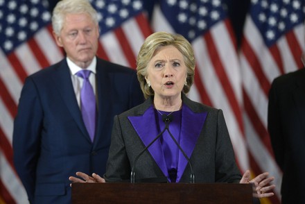 __COUNT__ imágenes de Hillary Clintons addresses her staff and ...