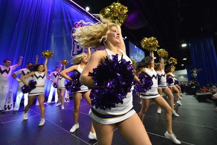 Washington Cheerleaders Participate Team Walk Fan Editorial Stock Photo ...