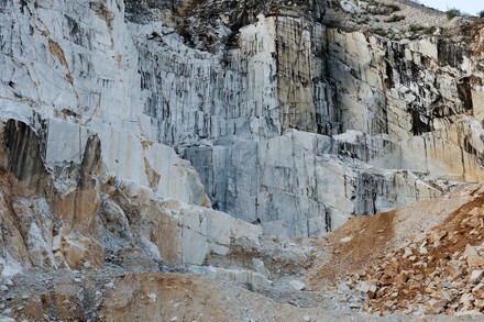 Quarry Trugiano Marble Quarry Colonnata Marble Editorial Stock Photo ...