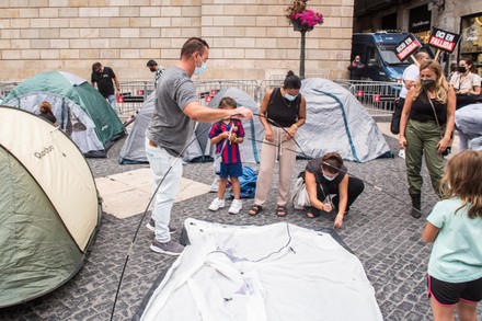 Protesters Pitching Tent During Strike the Editorial Stock Photo ...