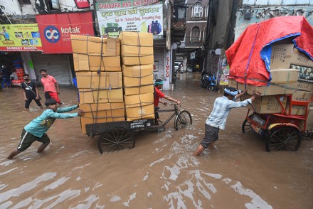 Heavy Rains Lashes Parts Of Delhi-NCR Causing Waterlogging And Traffic Snarls In Several Areas ...