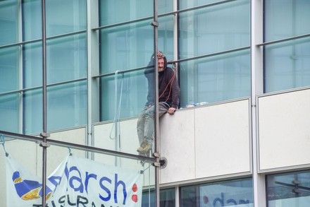 HS2 protesters scale the Marsh Insurance building, London, UK - 02 Sep ...