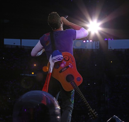 Coldplay, Paris, France - 15 Jul 2017 Stock Pictures, Editorial Images ...