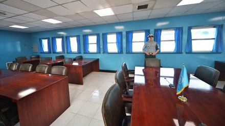 South Korean Soldier Stands Guard Conference Editorial Stock Photo ...