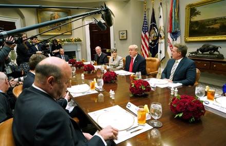 President Trump host GOP Senators for a lunch at the White House ...