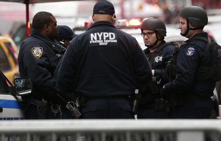 Nypd Strategic Response Group Officers Stands Editorial Stock Photo ...