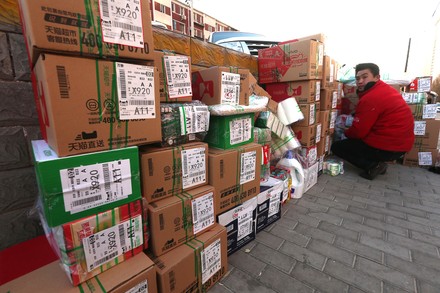 Chinese Delivery Driver Sorts Out His Editorial Stock Photo - Stock ...