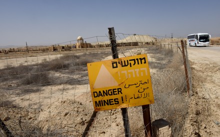 Danger Mines Sign Hebrew Arabic English Editorial Stock Photo - Stock ...
