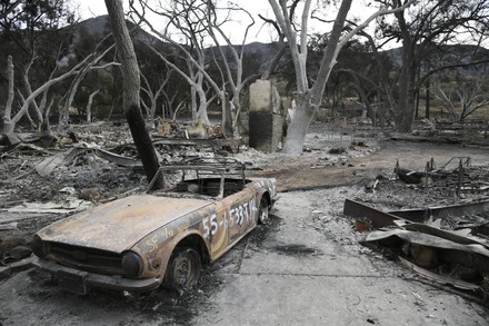 Burned Out Car Sits Driveway Manufactured Editorial Stock Photo - Stock ...