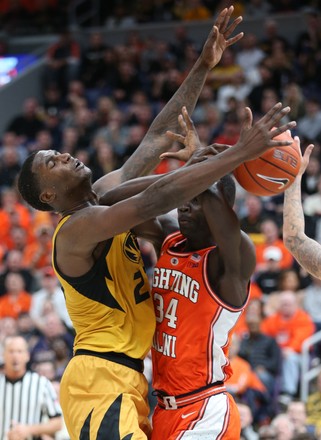 Illinois Samba Kane Fights Control Basketball Editorial Stock Photo ...