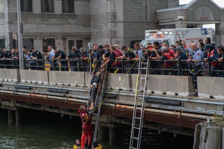 Fdny Marine Unit Nypd Emergency Service Editorial Stock Photo - Stock ...