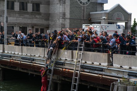 Fdny Marine Unit Nypd Emergency Service Editorial Stock Photo - Stock ...