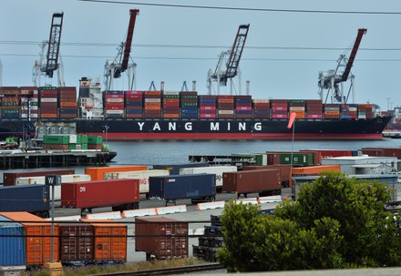 Shipping Containers Unloaded Arriving Cargo Ships Editorial Stock Photo ...