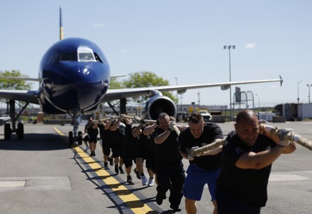 500 Plane pull Stock Pictures, Editorial Images and Stock Photos ...