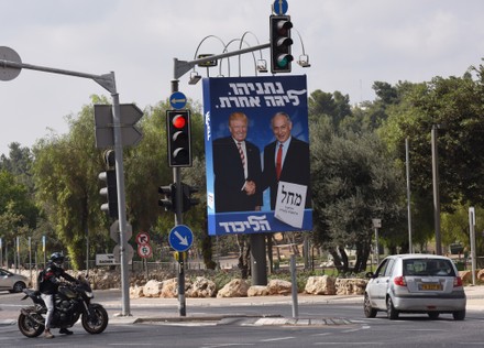 __COUNT__ Israeli Campaign Poster Shows Benjamin Netanyahu Shaking ...