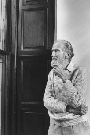 Actor Richard Wordsworth Posing Victorian Townhouse Editorial Stock ...