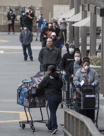 Masked Unmasked Customers Line Get Safeway Editorial Stock Photo ...