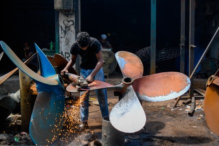 Laborer Seen Working Shipyard Near Buriganga Editorial Stock Photo ...